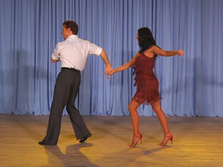 Learn to Dance the Salsa with BallroomDancers.com!